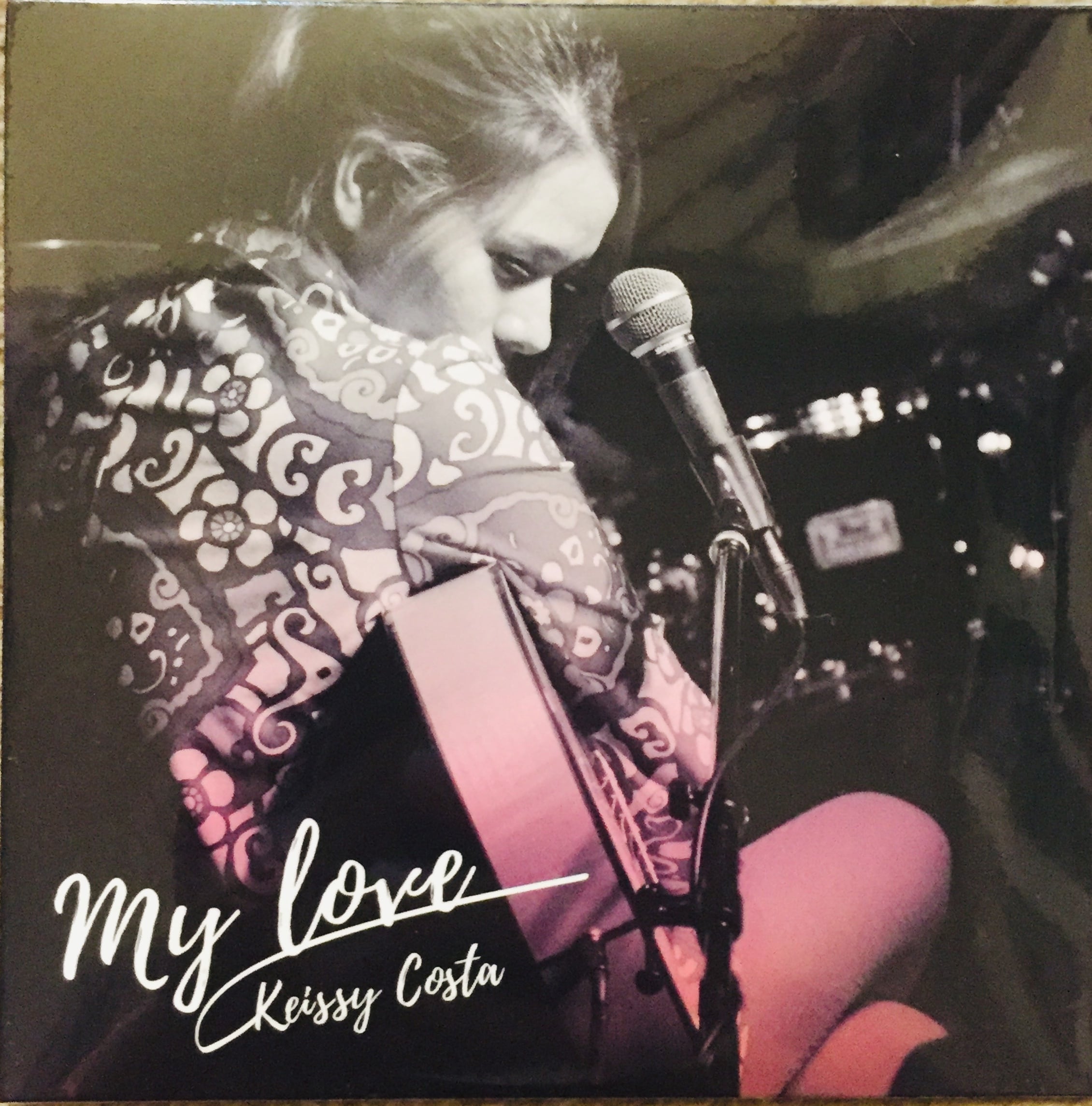 ブラジルと日本の心を音で紡ぐ 女性ボサノバ シンガー Keissy Costa（ケイシー コスタ） - ボサノバと酒と車の日々